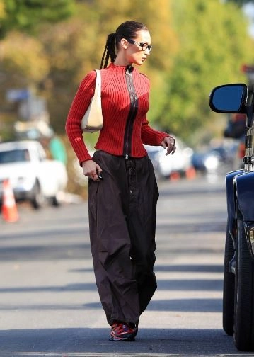 The Return of Y2K Aesthetics: Why Gen Z Is Obsessed with the 2000s ...